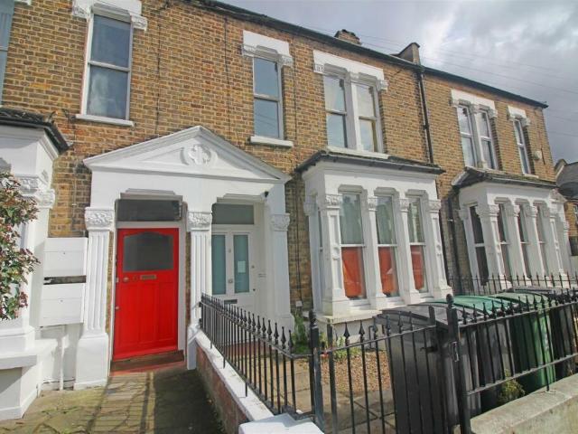 3 bedroom flat to rent