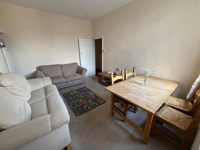 3 bedroom flat to rent