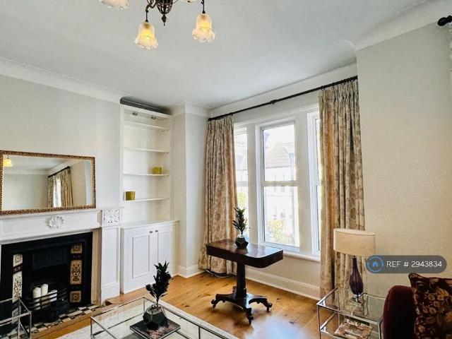 3 bedroom flat to rent