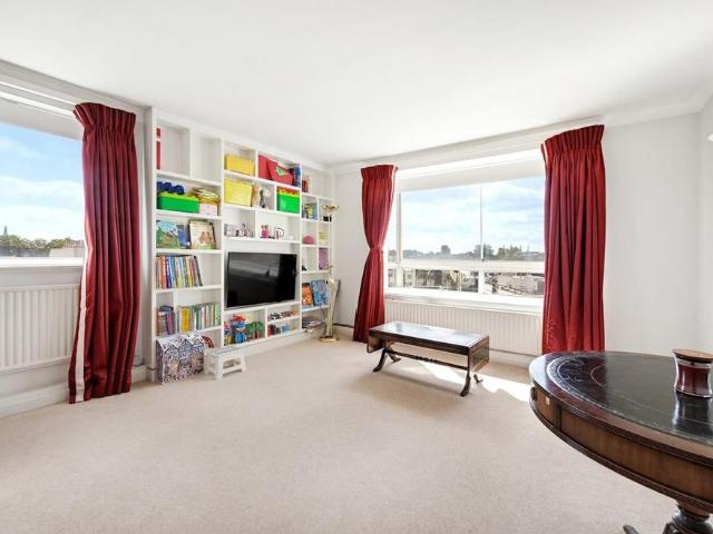 3 bedroom flat to rent