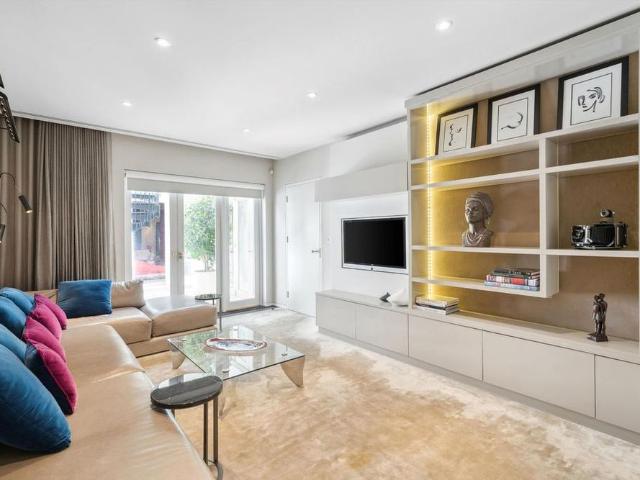 3 bedroom flat to rent