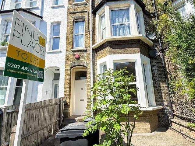 3 bedroom flat to rent