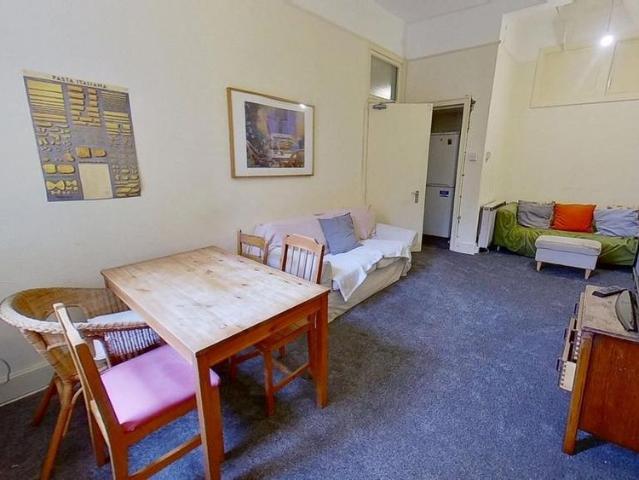 3 bedroom flat to rent