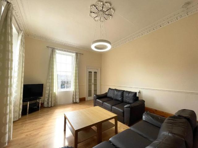 3 bedroom flat to rent