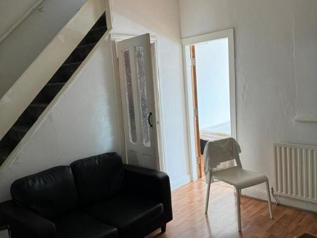 3 bedroom flat to rent