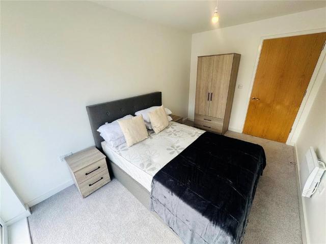 3 bedroom flat to rent