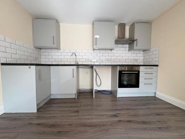 3 bedroom flat to rent
