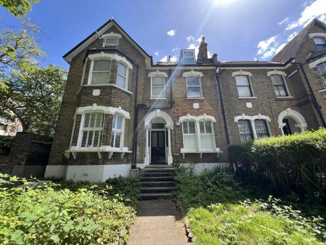 3 bedroom flat to rent