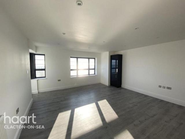3 bedroom flat to rent