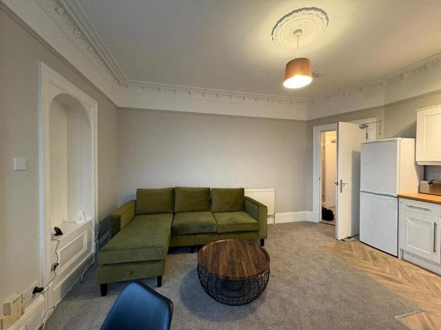 3 bedroom flat to rent