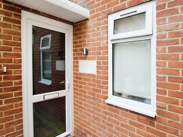 3 bedroom flat to rent
