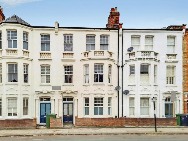 3 bedroom flat to rent