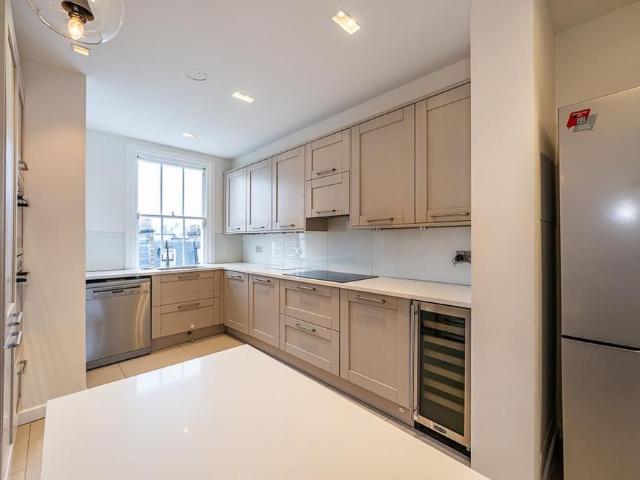 3 bedroom flat to rent