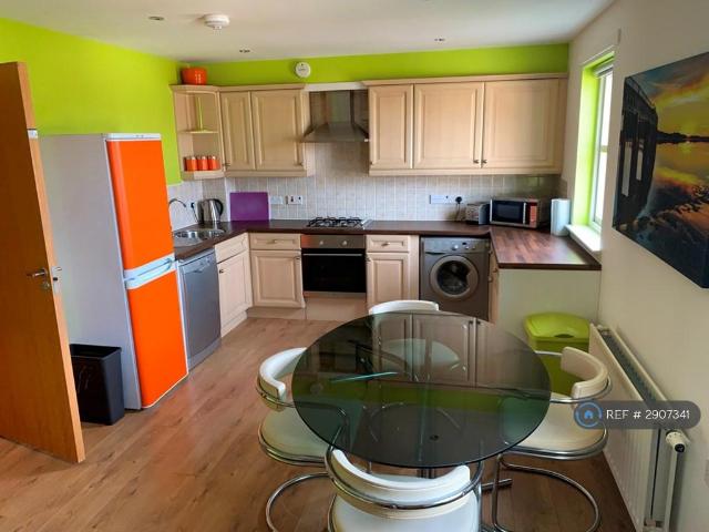 3 bedroom flat to rent