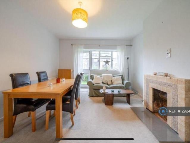 3 bedroom flat to rent