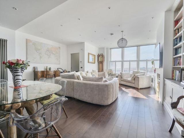 3 bedroom flat to rent