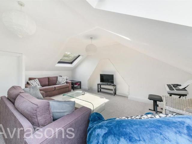 3 bedroom flat to rent