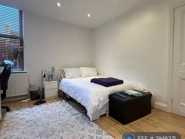 3 bedroom flat to rent