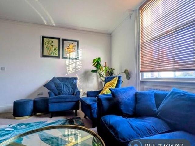 3 bedroom flat to rent
