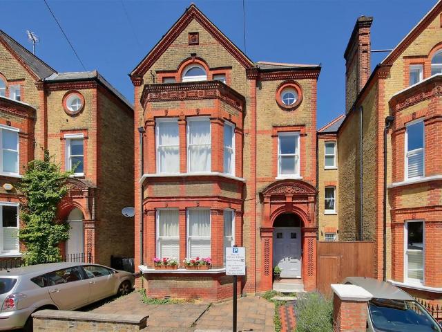 3 bedroom flat to rent