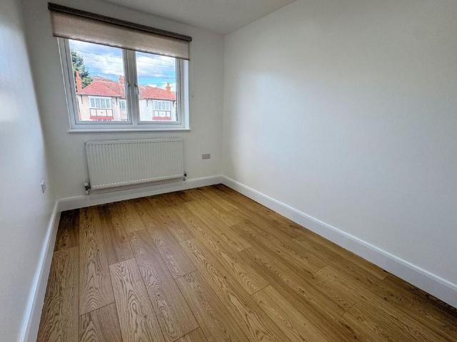 3 bedroom flat to rent