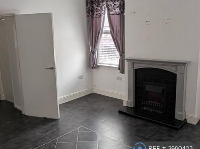 3 bedroom flat to rent