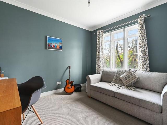 3 bedroom flat to rent