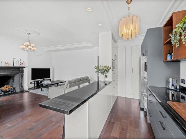 3 bedroom flat to rent