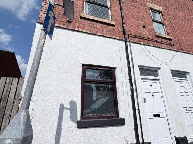 3 bedroom flat to rent