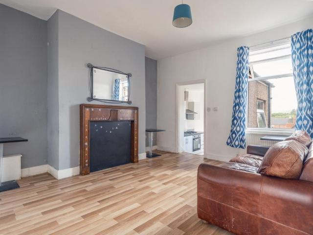 3 bedroom flat to rent