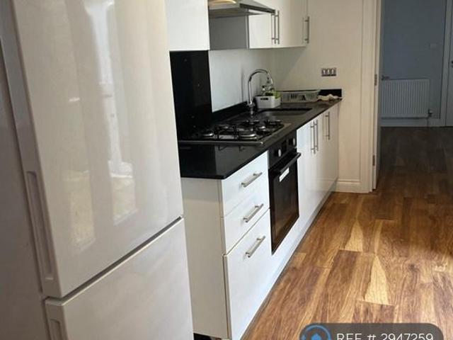 3 bedroom flat to rent
