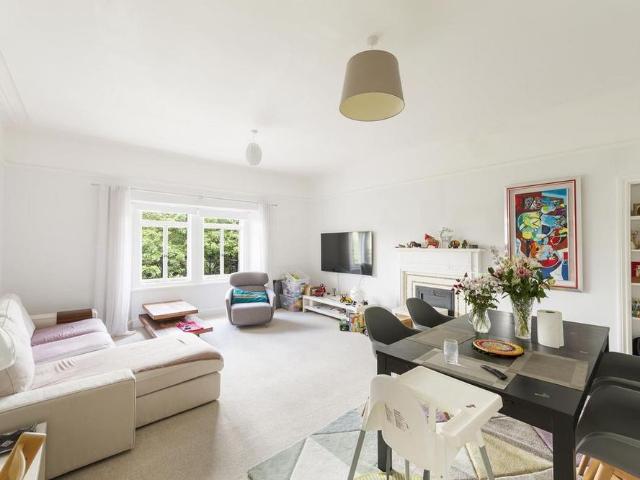 3 bedroom flat to rent