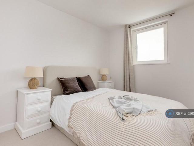 3 bedroom flat to rent