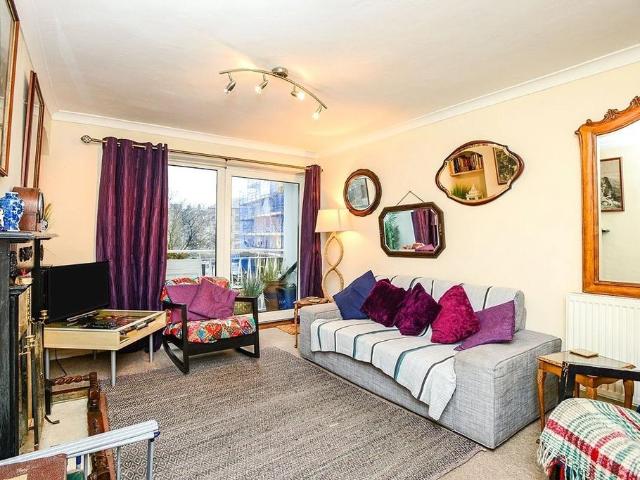 3 bedroom flat to rent