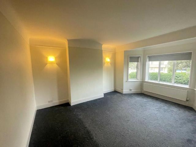 3 bedroom flat to rent