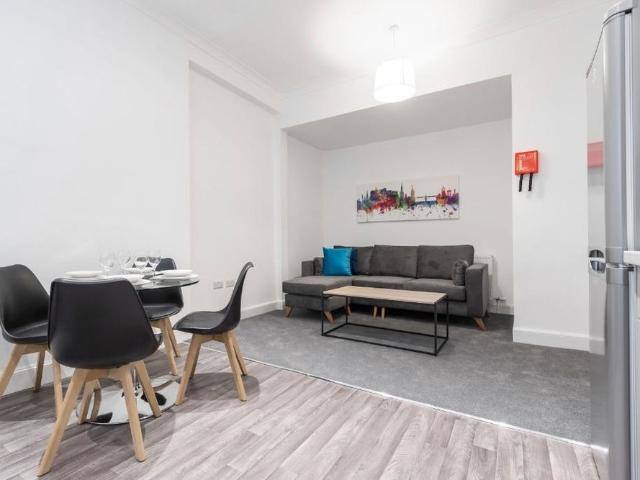 3 bedroom flat to rent