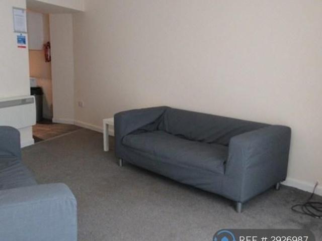 3 bedroom flat to rent