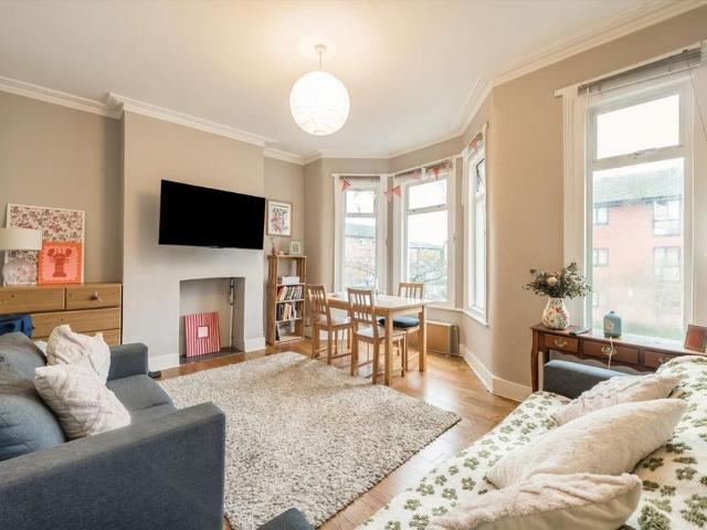 3 bedroom flat to rent