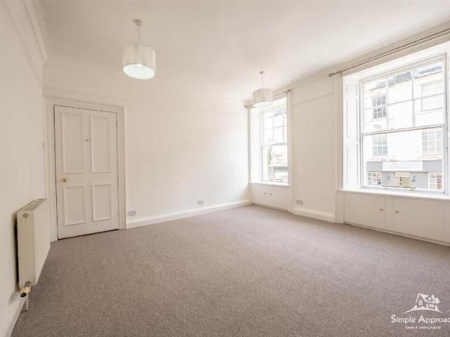 3 bedroom flat to rent