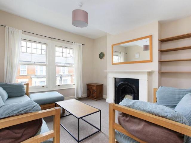 3 bedroom flat to rent