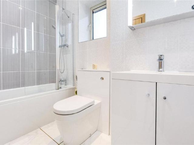 3 bedroom flat to rent