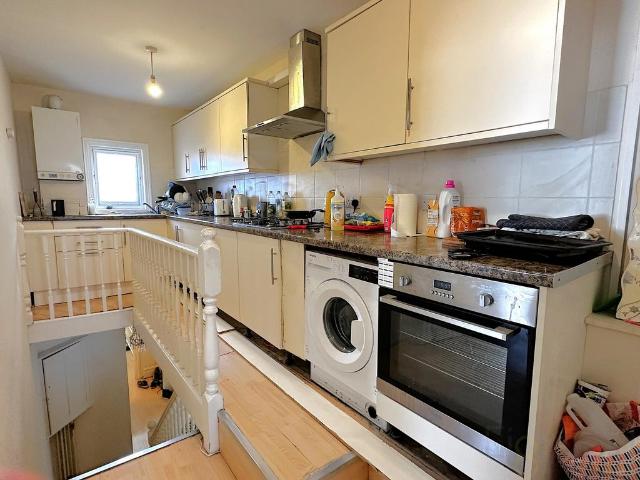 3 bedroom flat to rent