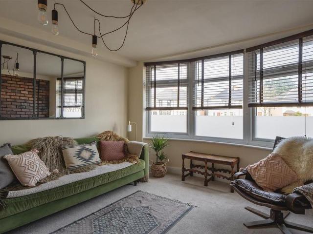 3 bedroom flat to rent