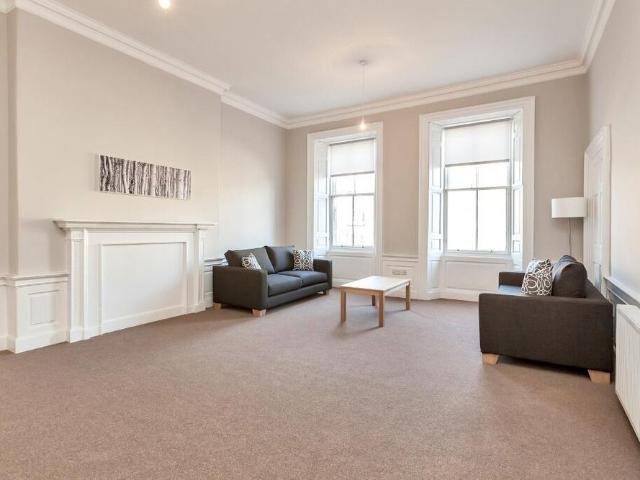3 bedroom flat to rent