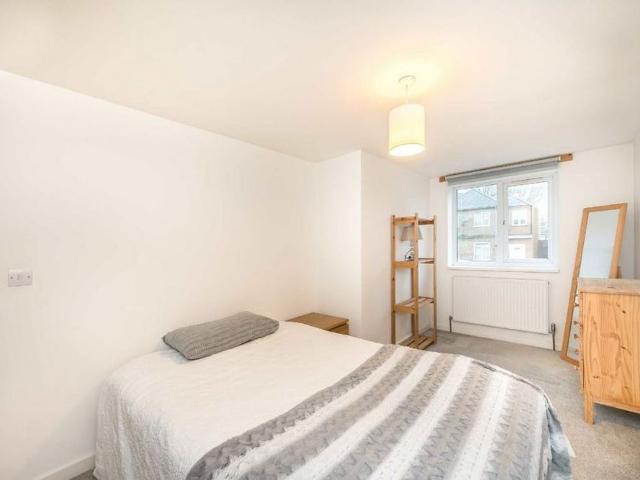 3 bedroom flat to rent