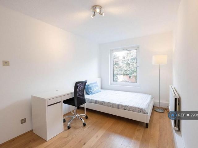 3 bedroom flat to rent