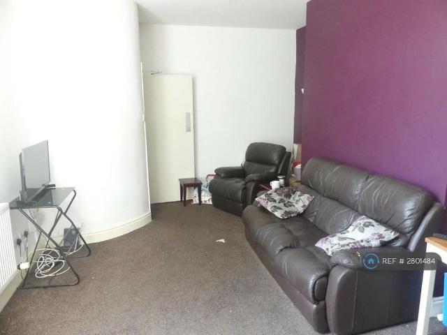 3 bedroom flat to rent