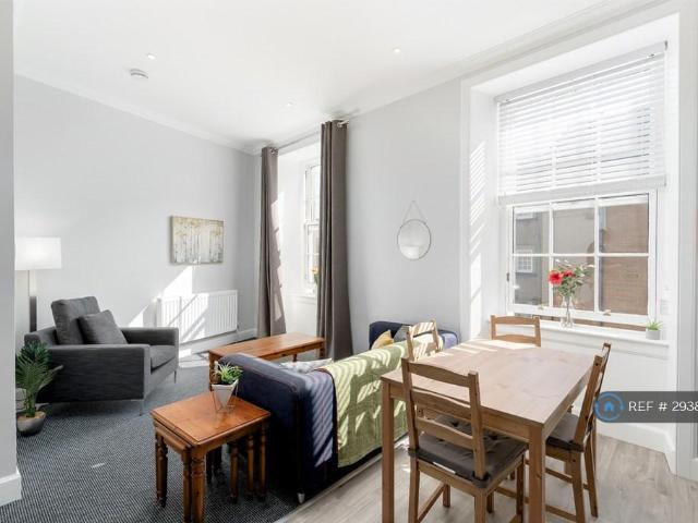 3 bedroom flat to rent