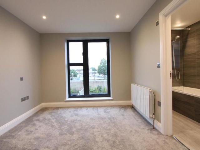 3 bedroom flat to rent