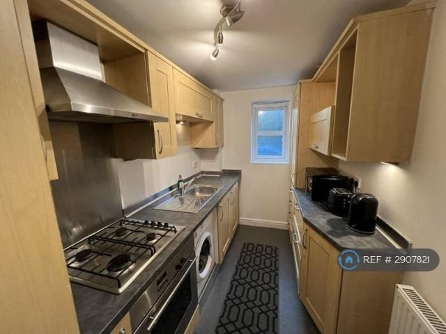 3 bedroom flat to rent